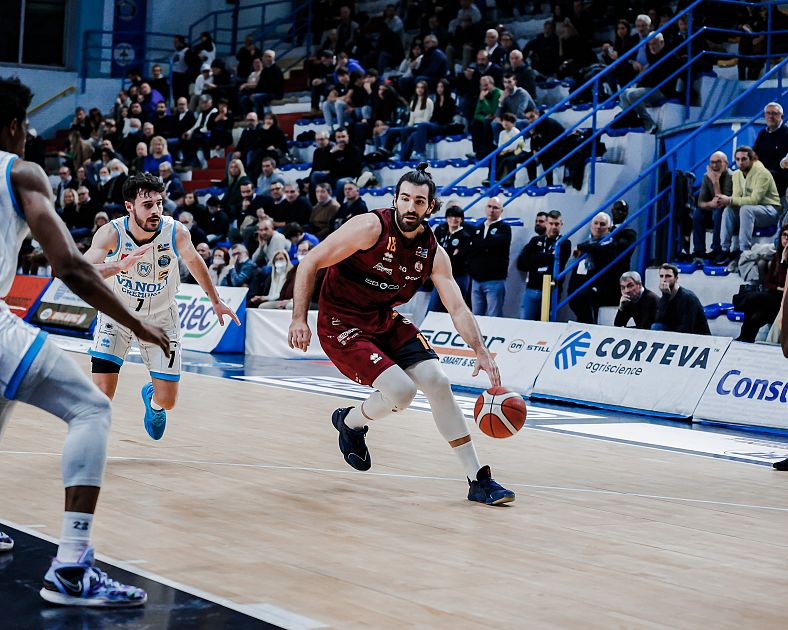Trapani sepolta da Cremona 97-54. Coach Parente: «Zerbini, fallimento ...